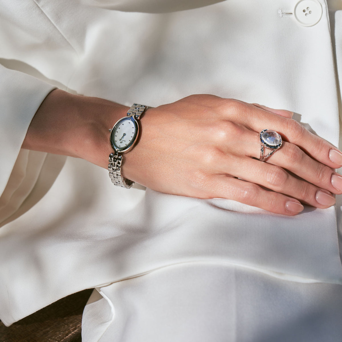 Vatican Platinum Veil Watch – Retro Chic_Official